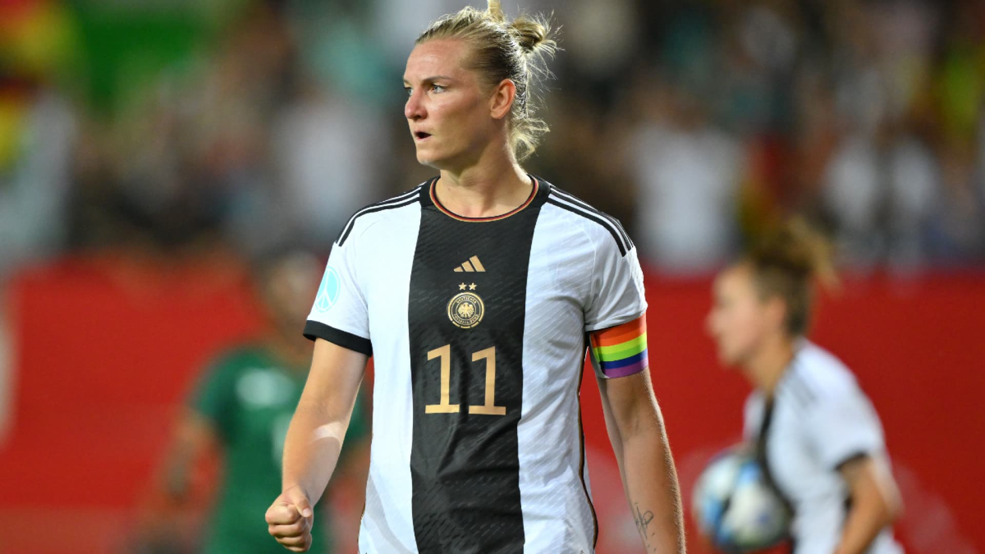 Alexandra Popp: Ehe, Familie, Karriere – Sie ist der deutsche WM-Star