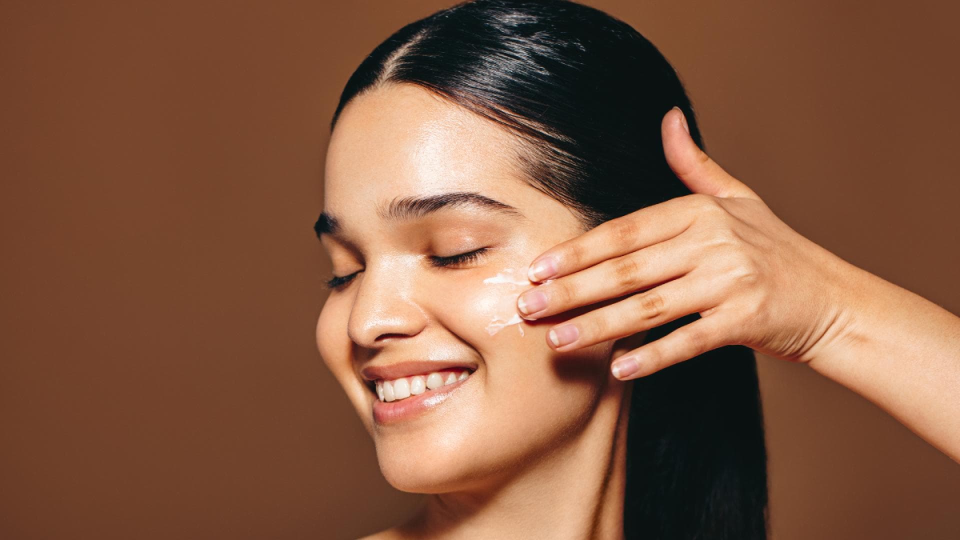 Anti-Aging: Dieses Serum mit Arganöl und Retinol mildert erste Falten