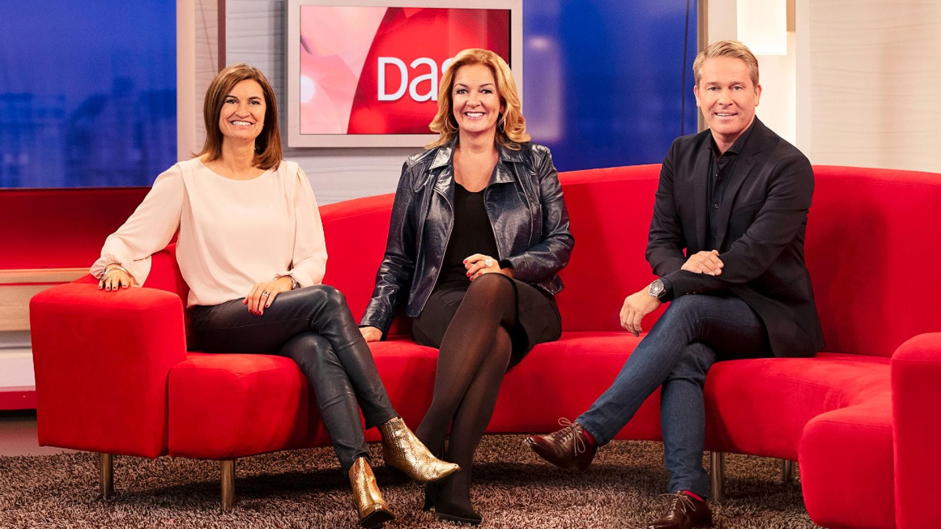 "DAS!" sind die NDR-Moderatoren auf dem roten Sofa