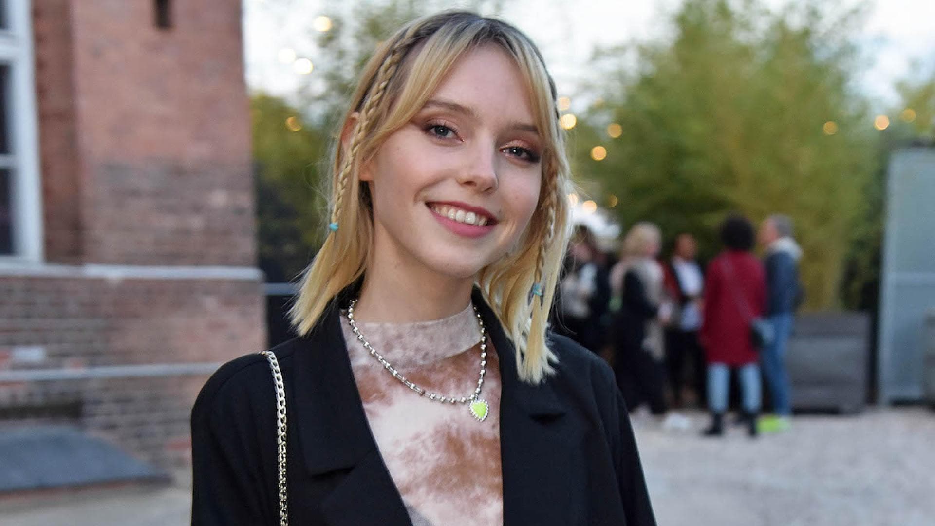 Lina Larissa Strahl: Filme, Freund & Lieder - Die Bibi Blocksberg-Darstellerin im Starportrait