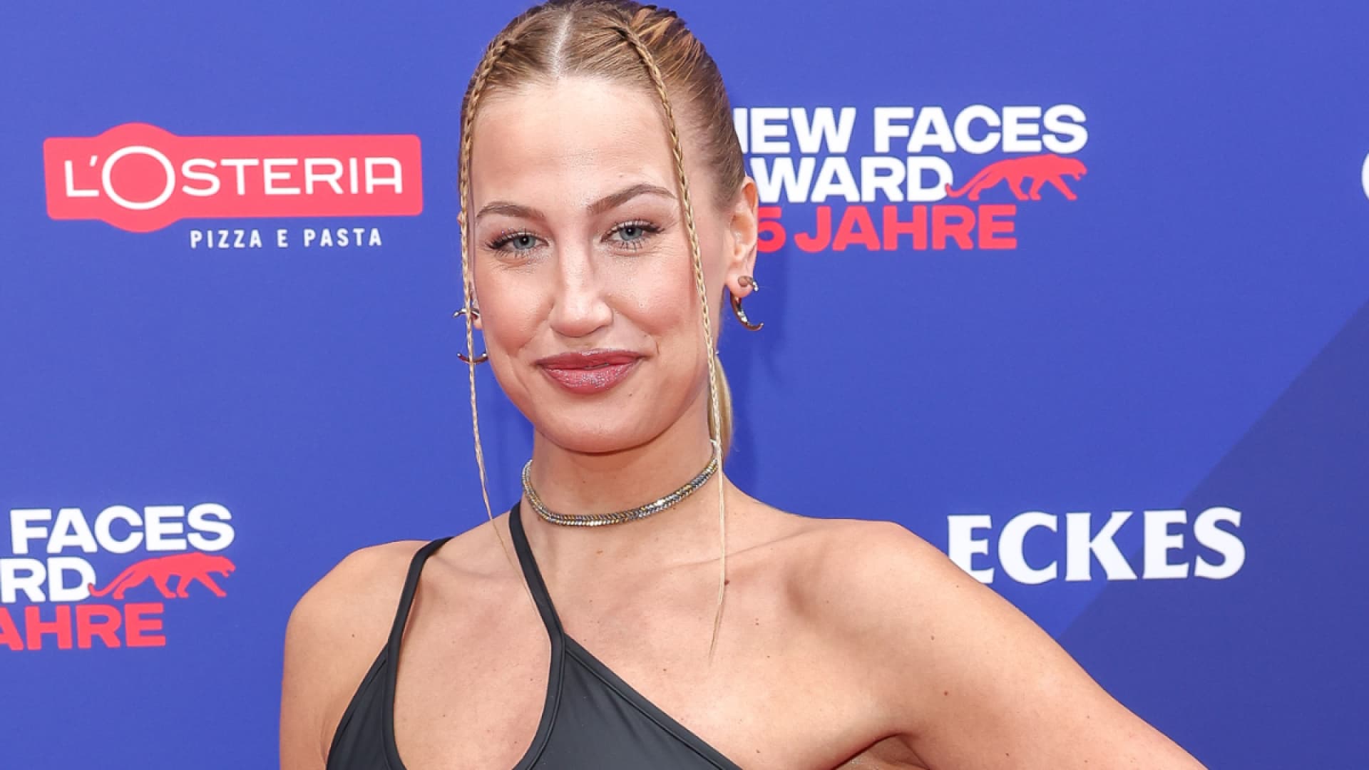 Lulu Lewe: Kinder, Geschwister, Karriere – Die Schwester von Sarah ...