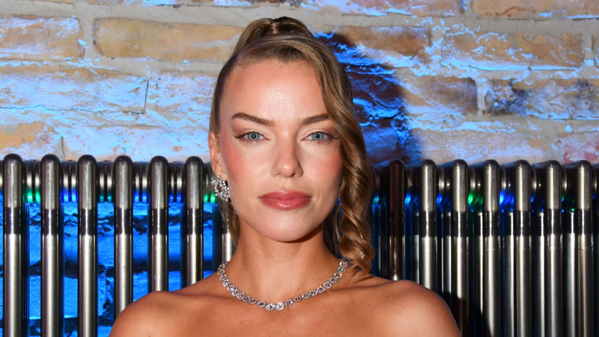 Laura Maria Rypa: Auf diese wasserfeste Drogerie-Mascara schwört sie im ...