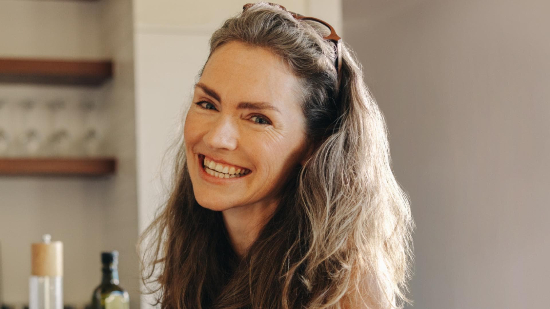 Anti-Aging: Laut Frauen ab 50 ist dieses 2-in-1-Serum das Geheimnis für ...