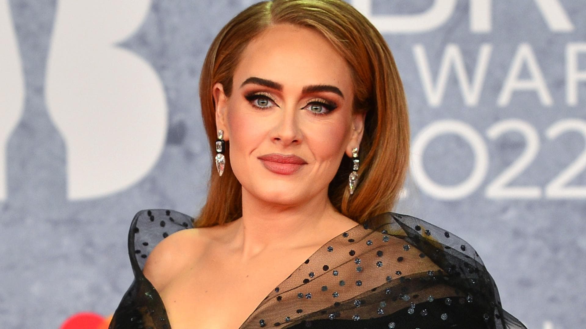 Adele: So gelingt ihr ikonischer Cat-Eye-Lidstrich