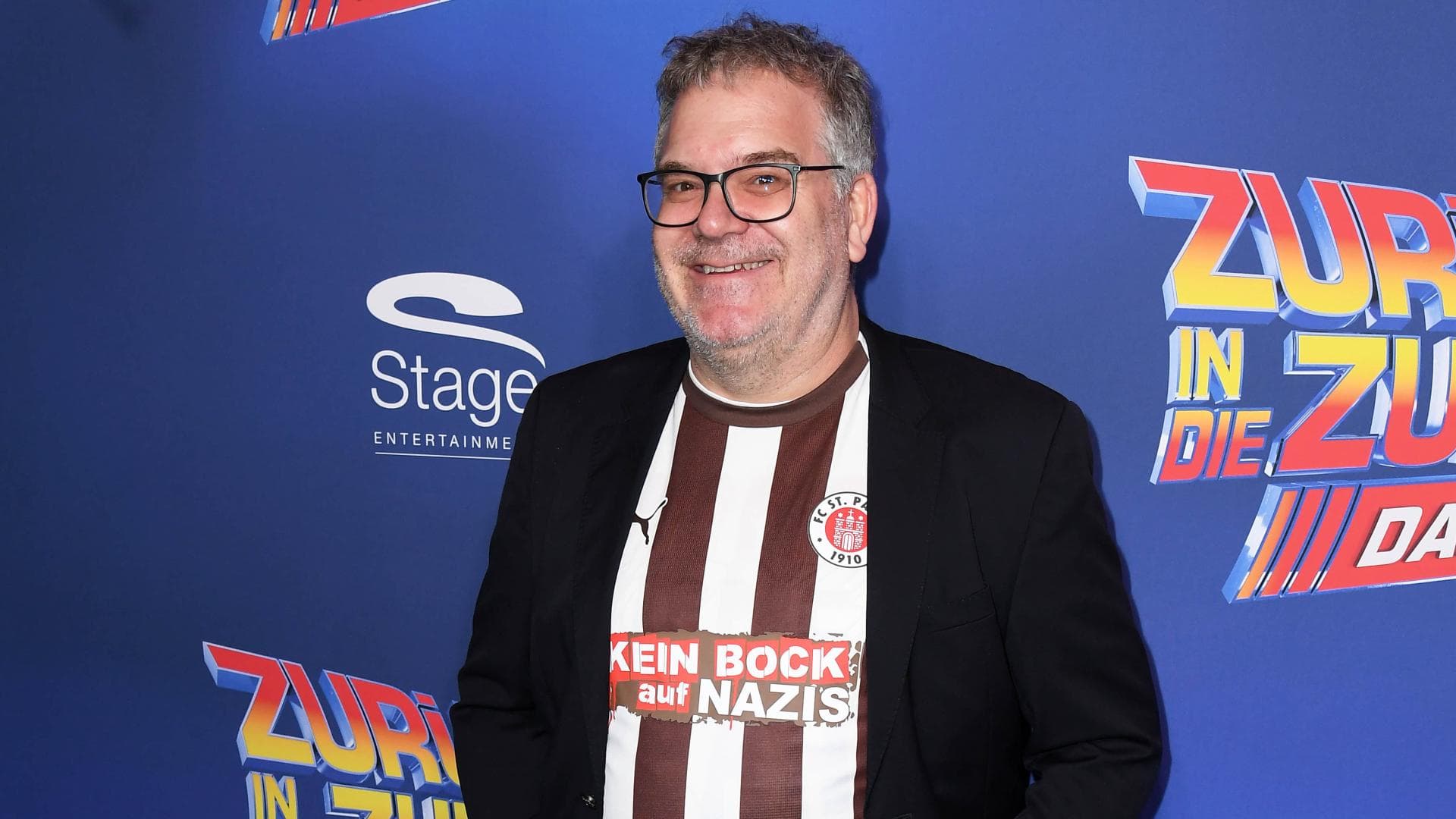 Elton: Überraschungs-Debüt im "Zurück in die Zukunft"-Musical