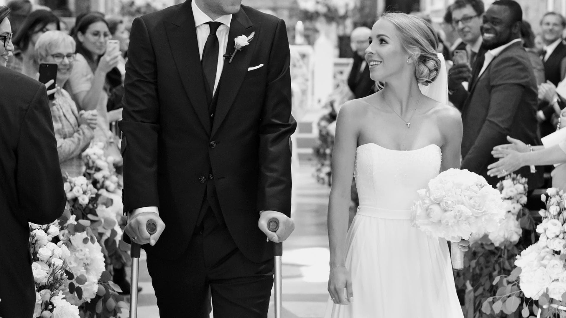 Manuel Neuer & Nina Weiss: Hochzeit auf Krücken!