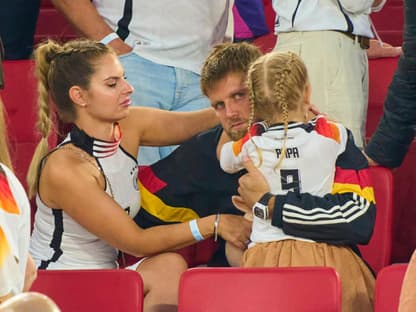 EM 2024: Süß! Die DFB-Spielerfrauen und -Kinder im Stadion | OK! Magazin