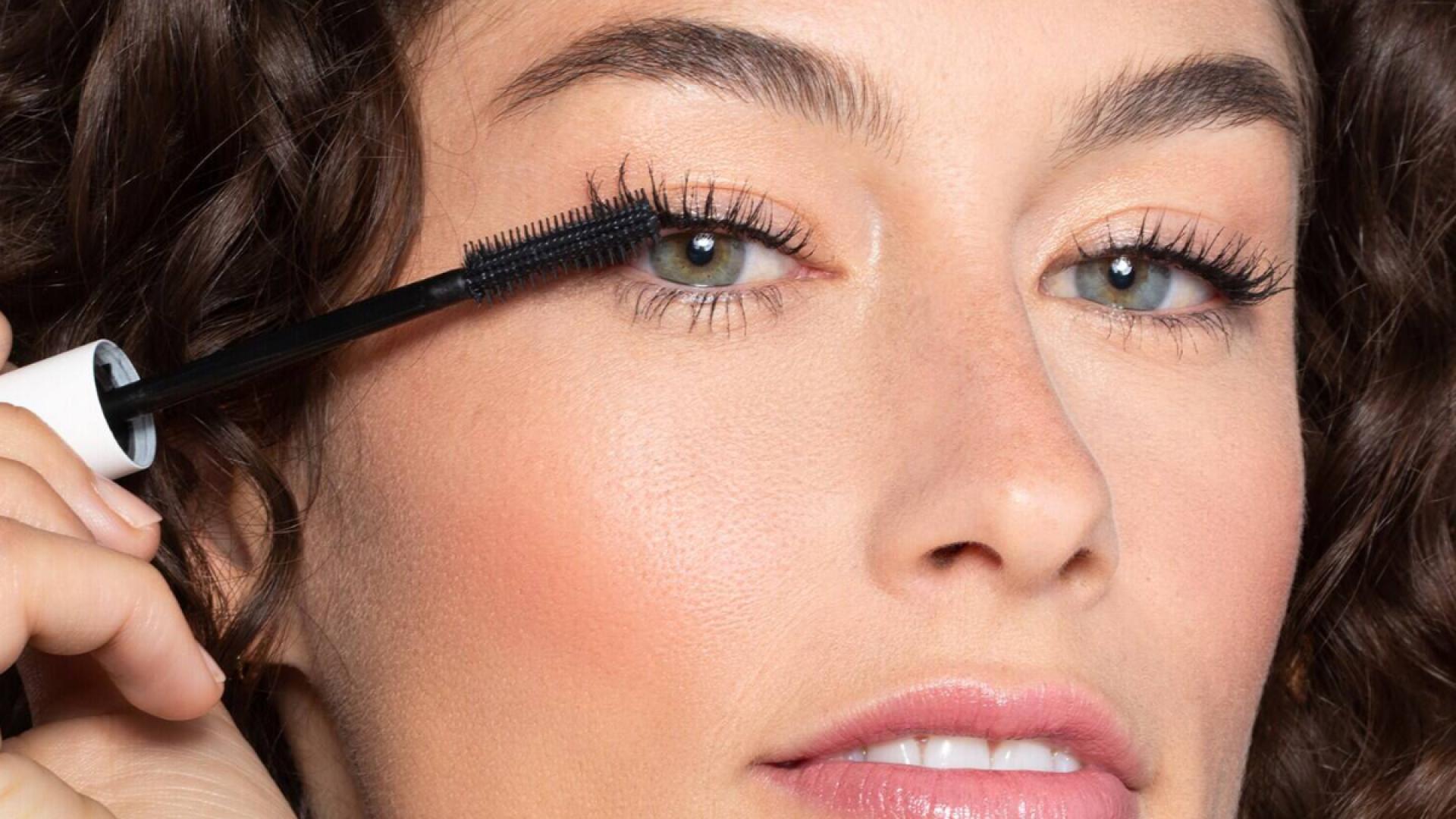 Beliebt bei Stars: Diese Mascara wirkt wie ein pflegendes Lifting