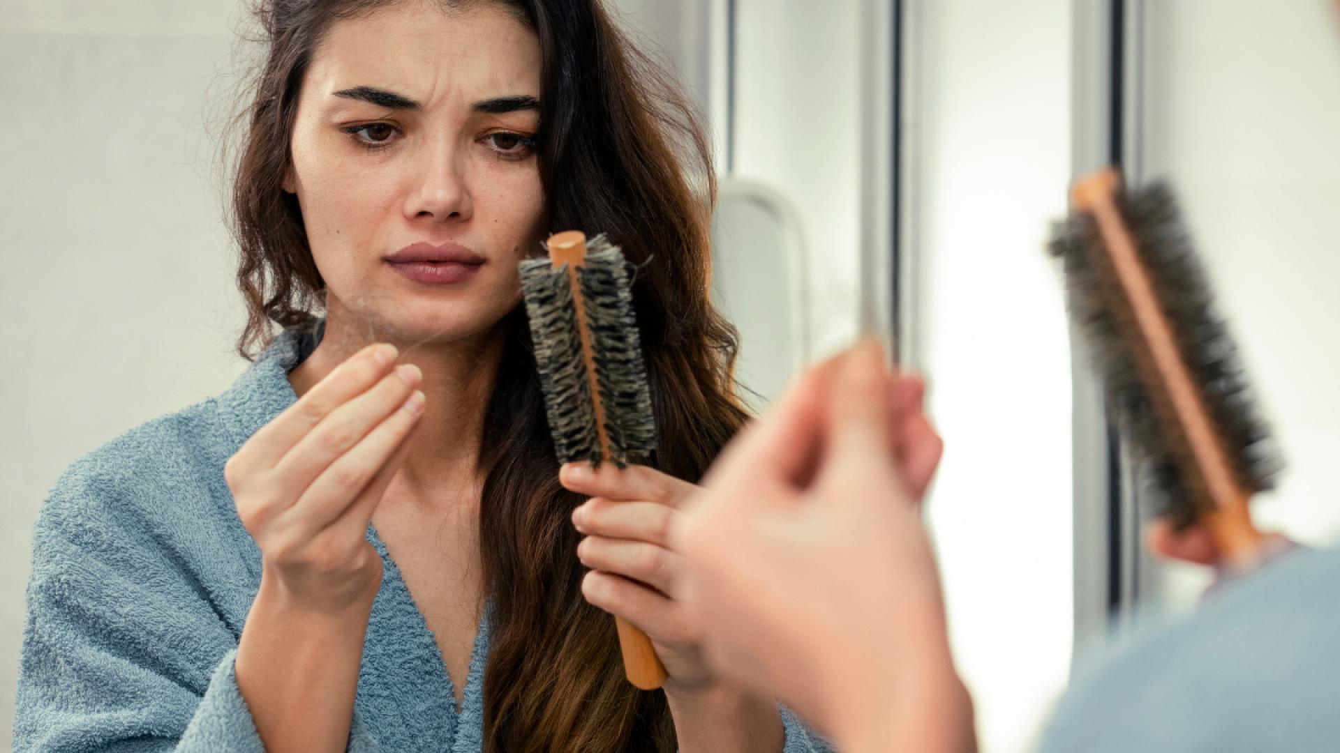 Bye bye Haarausfall: 4 Tipps damit deine Haare wieder wachsen