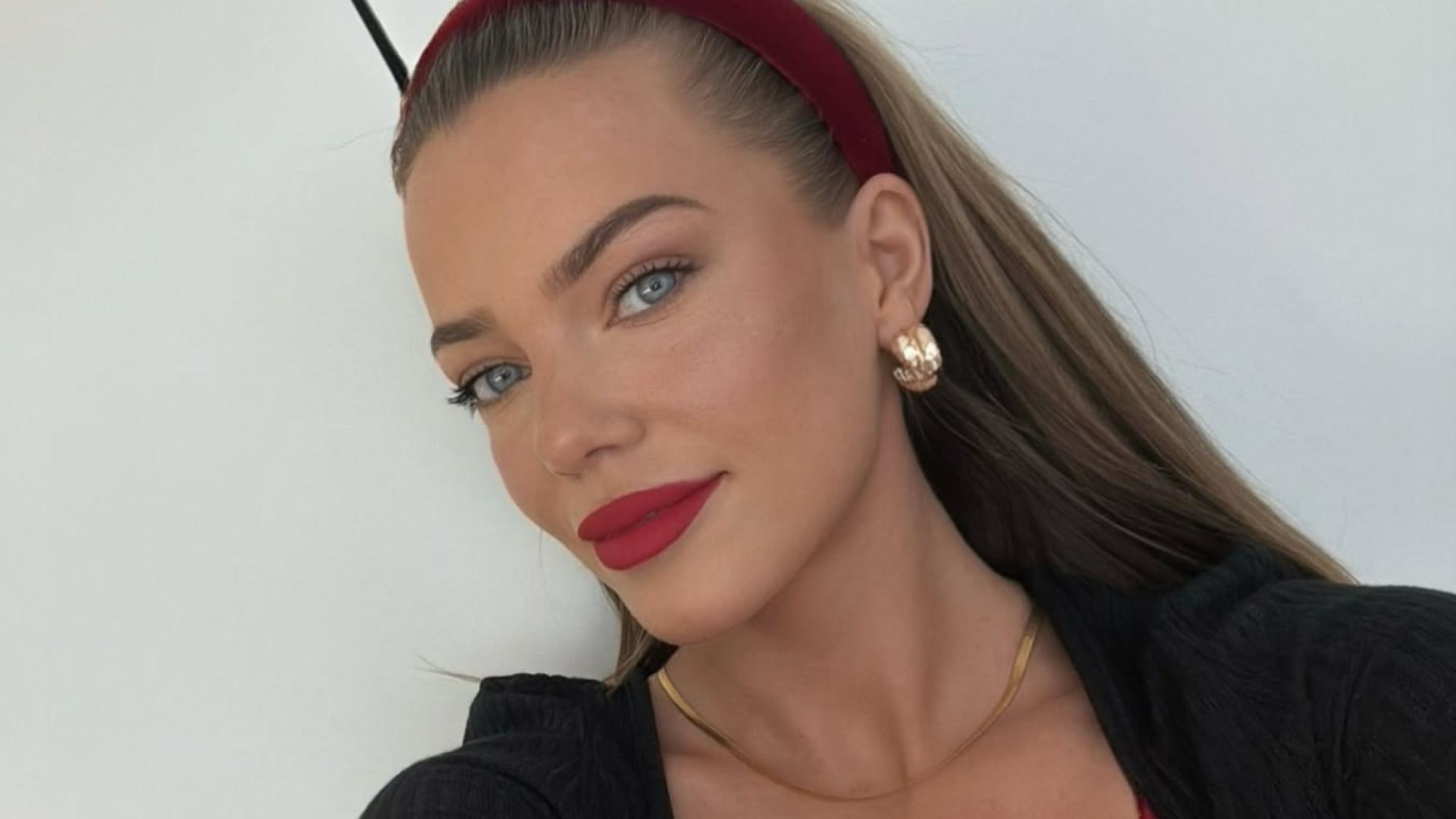 Weihnachts-Make-up: Laura Maria Rypa setzt auf den "Glowy-Red-Christmas ...