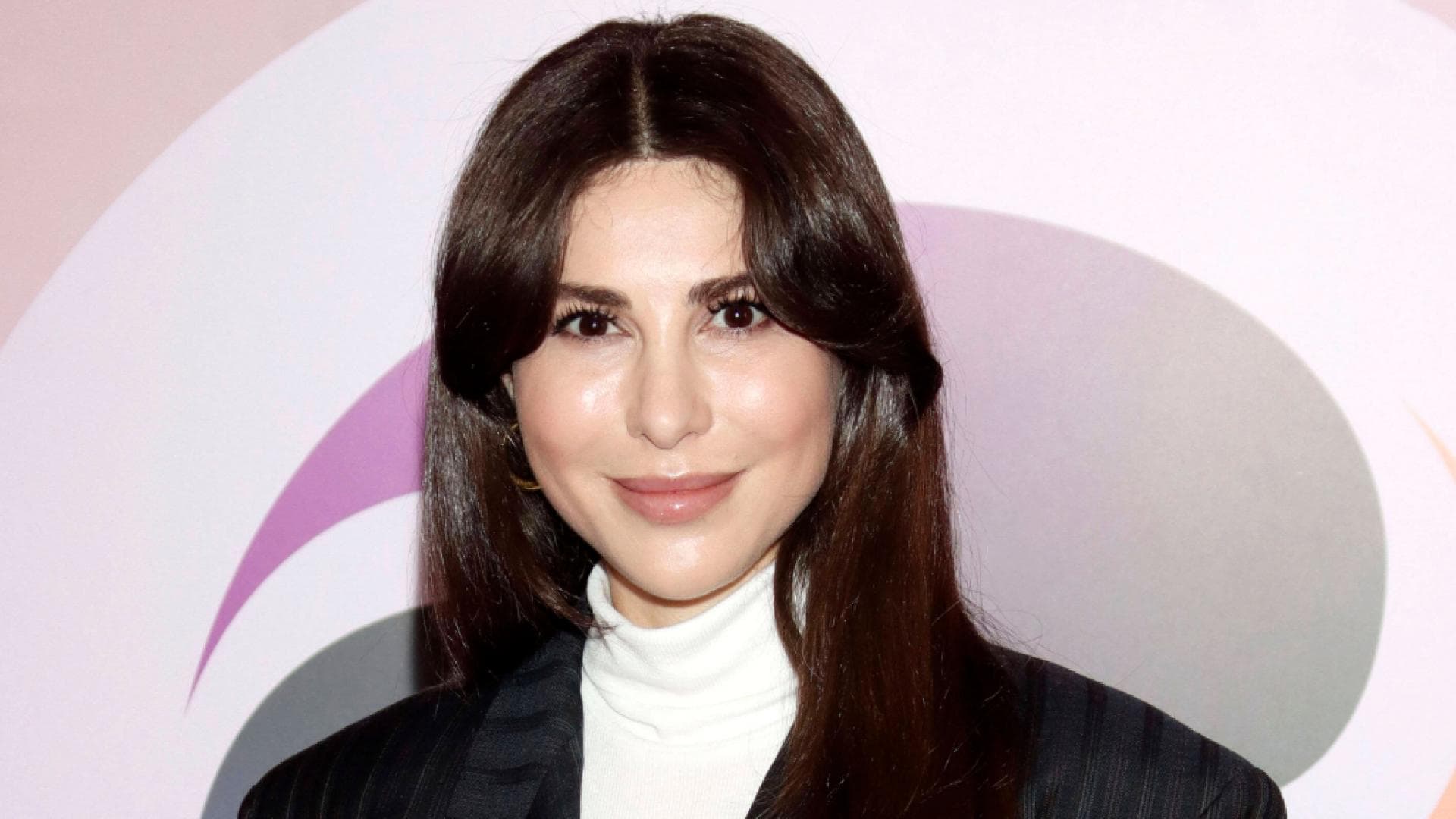 Dr. Emi Arpa empfiehlt DIESE Skincare-Produkte aus der Drogerie