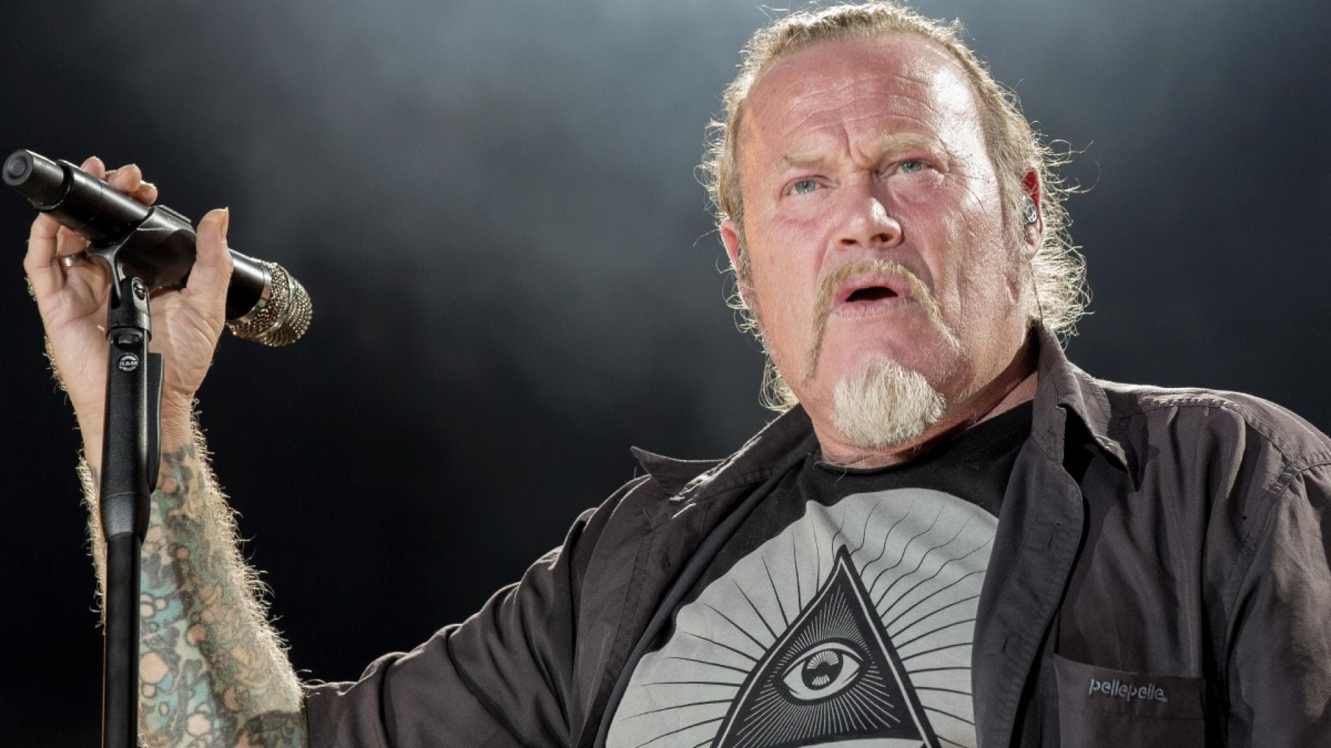 Böhse Onkelz: Sänger Kevin Russell leidet an unheilbarer ...