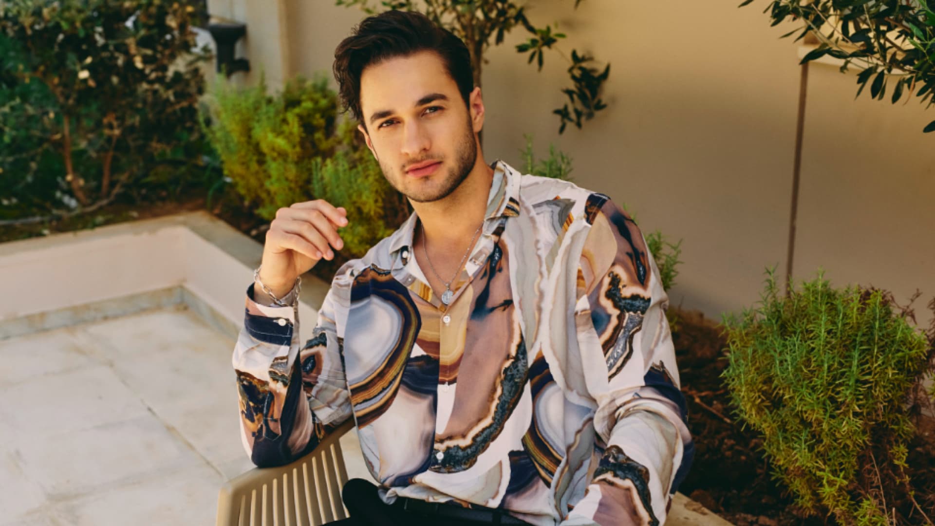 ″Bachelorette″ Leander: Influencer lieben seine Beauty-Produkte!