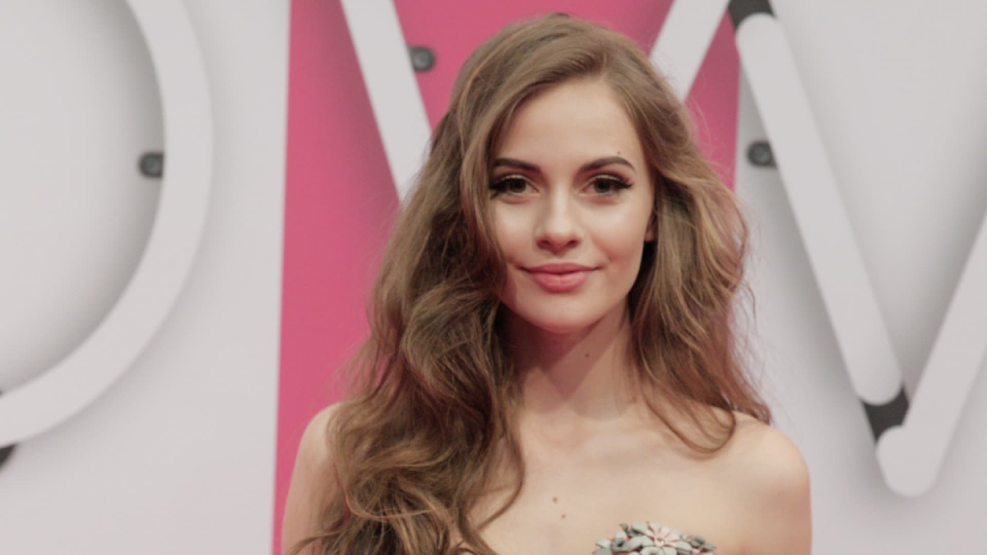 Influencer: YouTuberin Lisa-Marie Schiffner – Endlich macht sie es ...