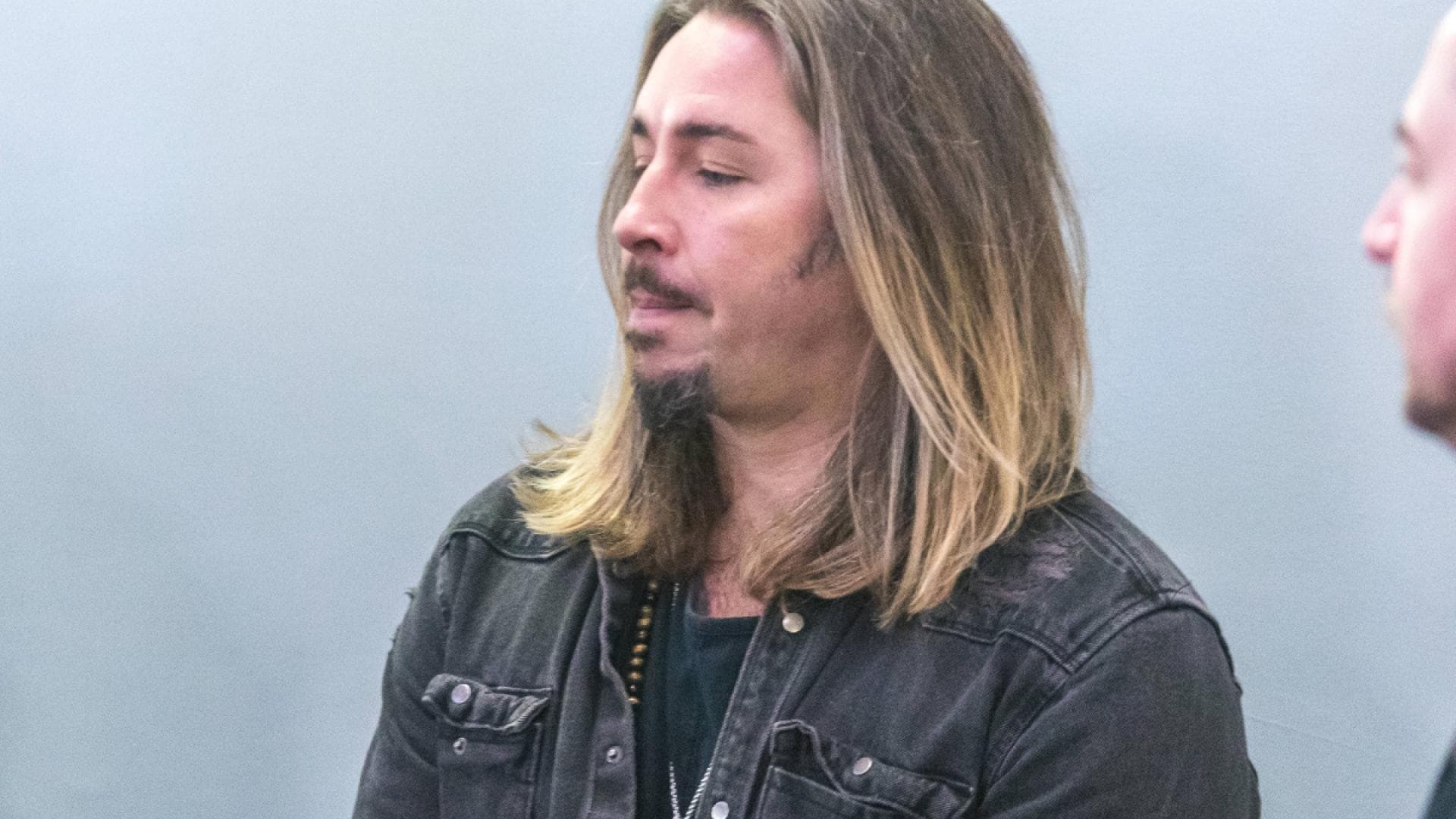 Gil Ofarim: Antisemitismus-Lüge zugegeben - Der Sänger zieht bitteren Schlussstrich