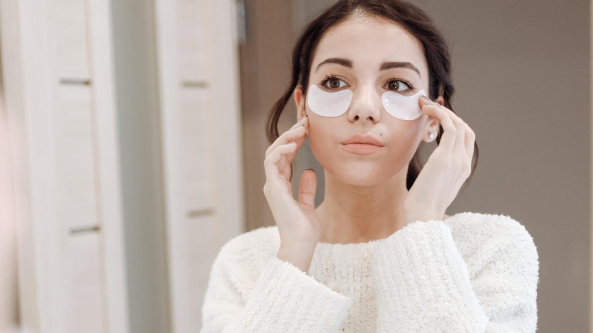 Augenpads: DAS sind die besten Drogerie-Patches mit Sofort-Effekt