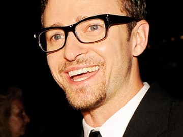 Promis mit Brille