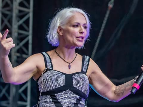 Michelle: Bittere Abrechnung mit der Musikbranche