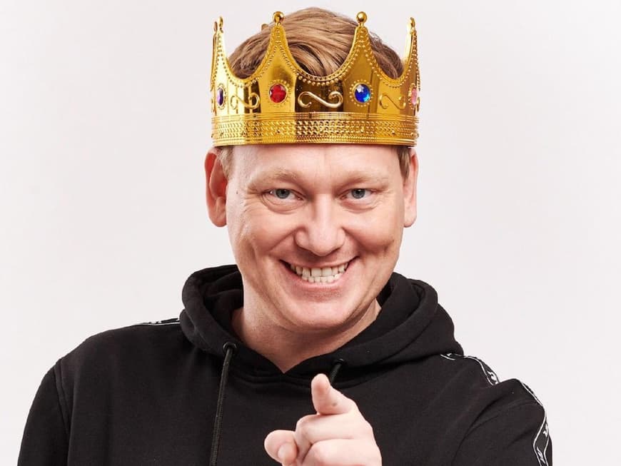 Knossi: Vermögen, Karriere, Liebesleben – So lebt der König des Internets