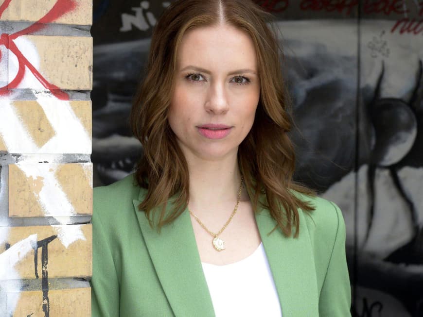 GZSZ: "Hinterhältig" - Krasser Spoiler deutet heftige Wende um Laura an!