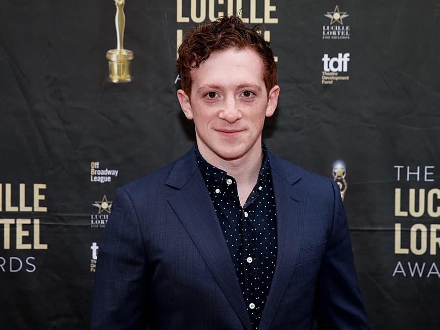 Ariana Grande: Premiere! Erster Pärchenauftritt mit Ethan Slater