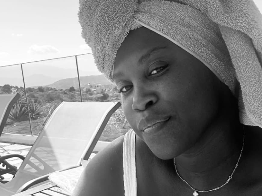 Motsi Mabuse: Ungeschminkt im Badeanzug - "Let's Dance"-Star zeigt sich ...