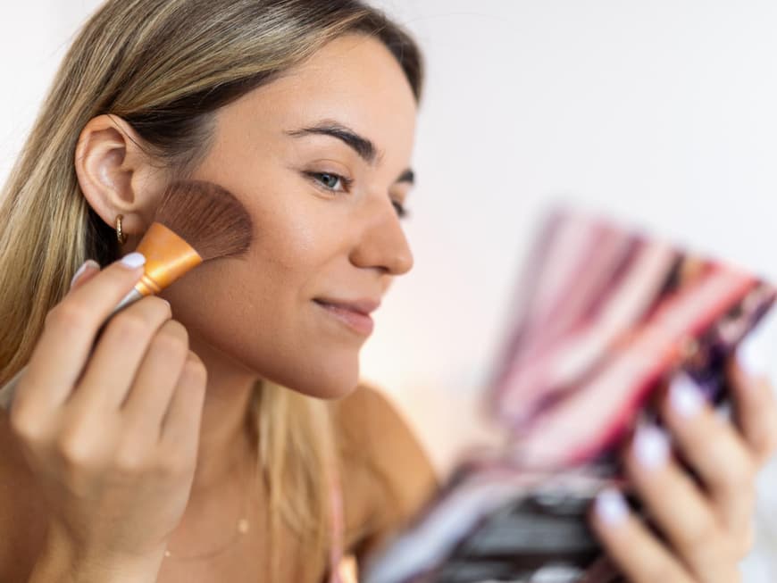 Bronzer auftragen: Die 3 besten Experten-Tipps