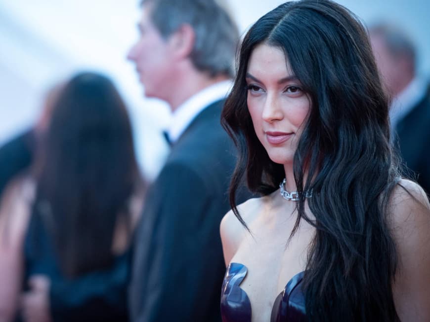 Rebecca Mir: Nackt-Outfit in Cannes sorgt für bittere Kritik - "Hast du ...