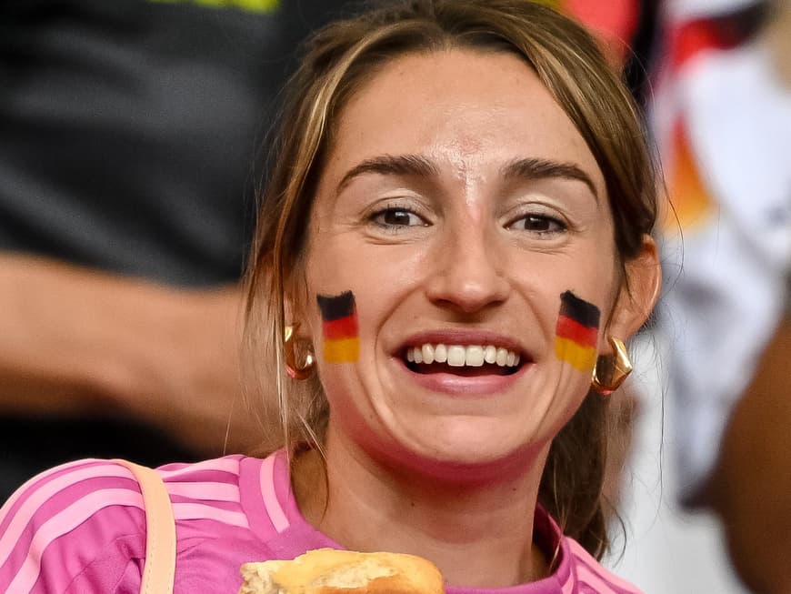 EM 2024: Süß! Die DFB-Spielerfrauen und -Kinder im Stadion