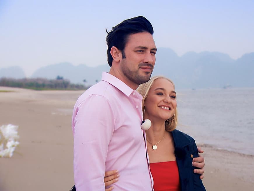 „Bachelor“-Carina Spack: „Daniel fragte, wie oft, wo und wie wir ...