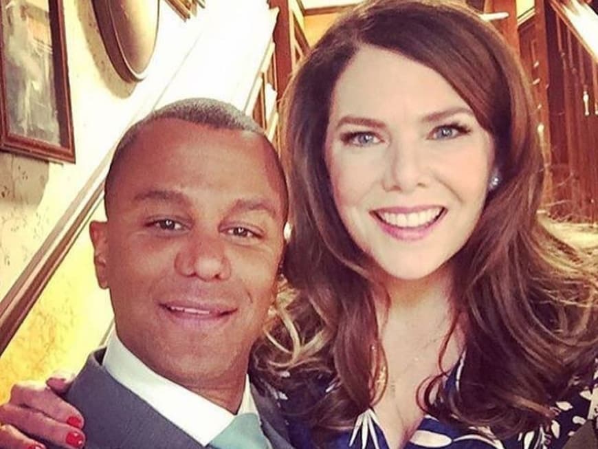 Aww! „Lorelais“ Hund Paul Anka ist zurück am „Gilmore Girls“-Set