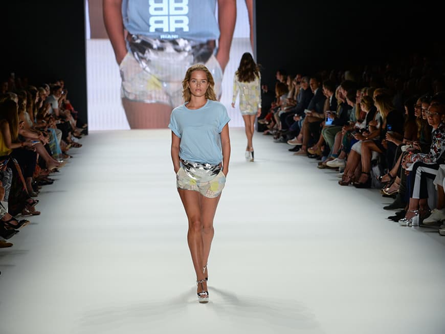 Anouschka Renzis Tochter Chiara Moon Horst: „Als Model bist du nur ein ...