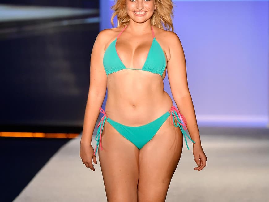 Sarina Nowak: So sexy war sie bei der "Swimmiami Sports Illustrated Swimsuit"