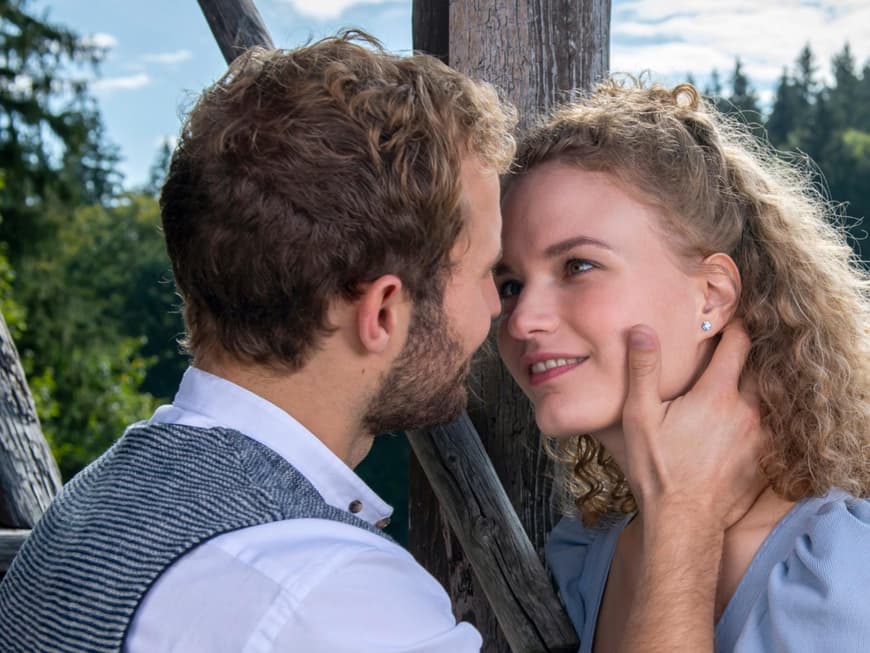 Spannende Sturm Der Liebe Maja Und Florian Fotos